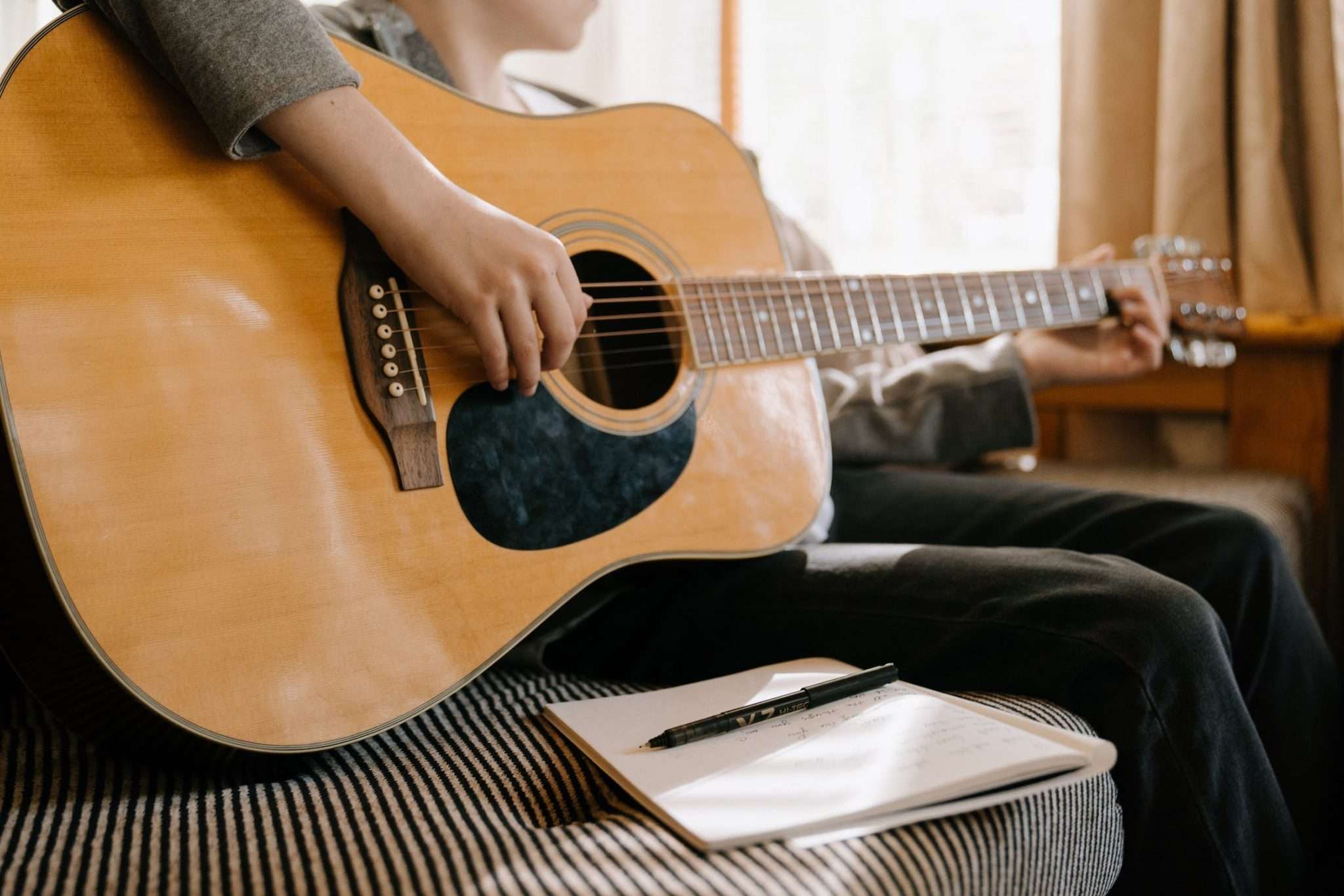 How To Play Japanese Chord Progressions: Anime 2 JPop - STG