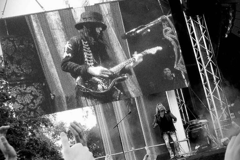 Who is Buckethead? A Mysterious Guitar Virtuoso - Stay Tuned