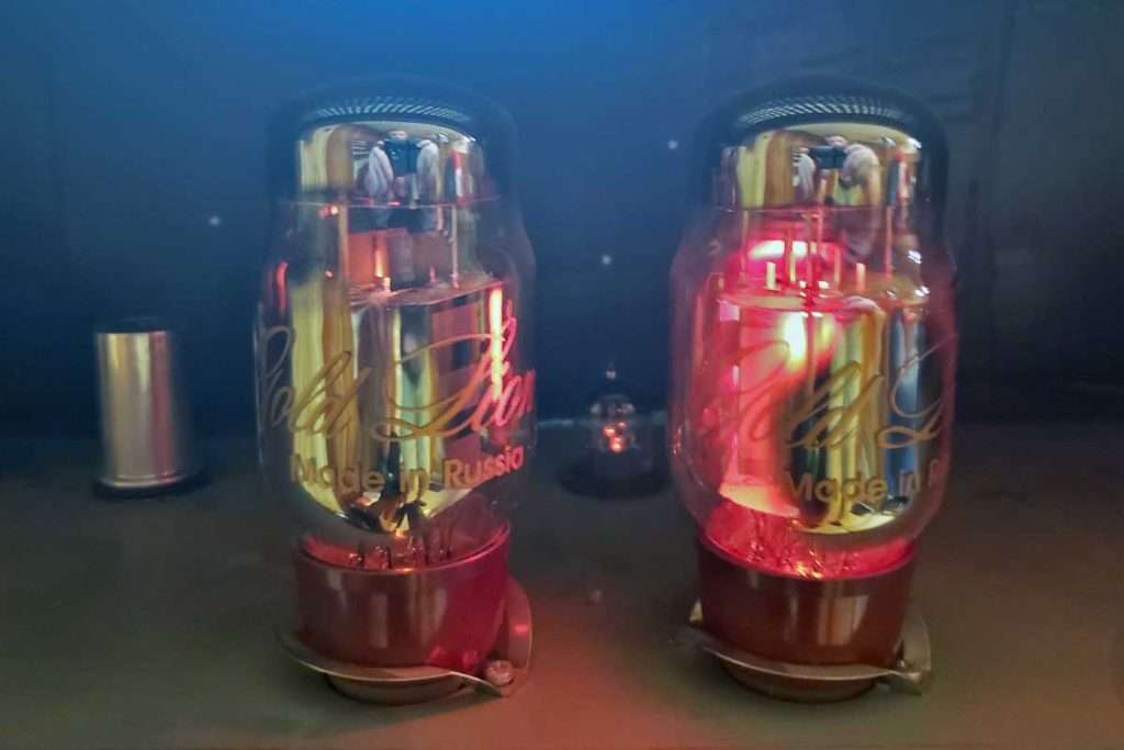 EL34 vs KT66: The Differences You Need To Know - Stay Tuned