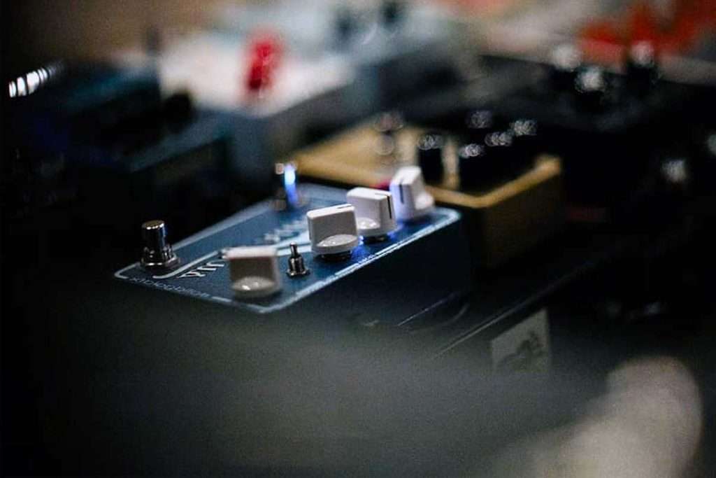 Buffered Bypass vs True Bypass: What's Best? - Stay Tuned
