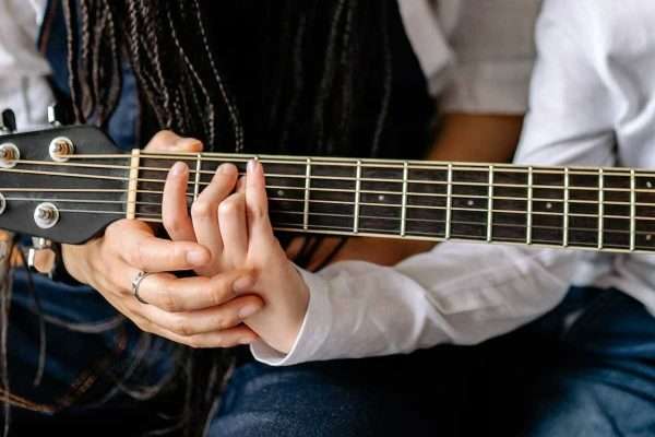 Which Guitar Strings Are Best for Beginners: The Comfy Choice