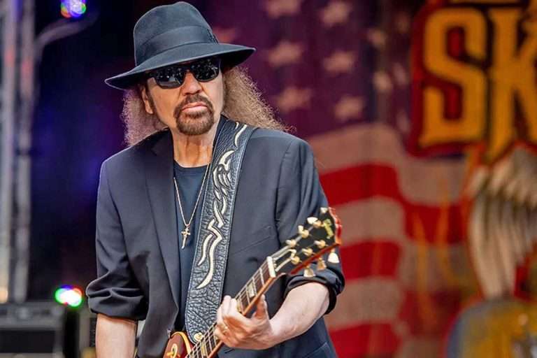 Who is Buckethead? A Mysterious Guitar Virtuoso - Stay Tuned