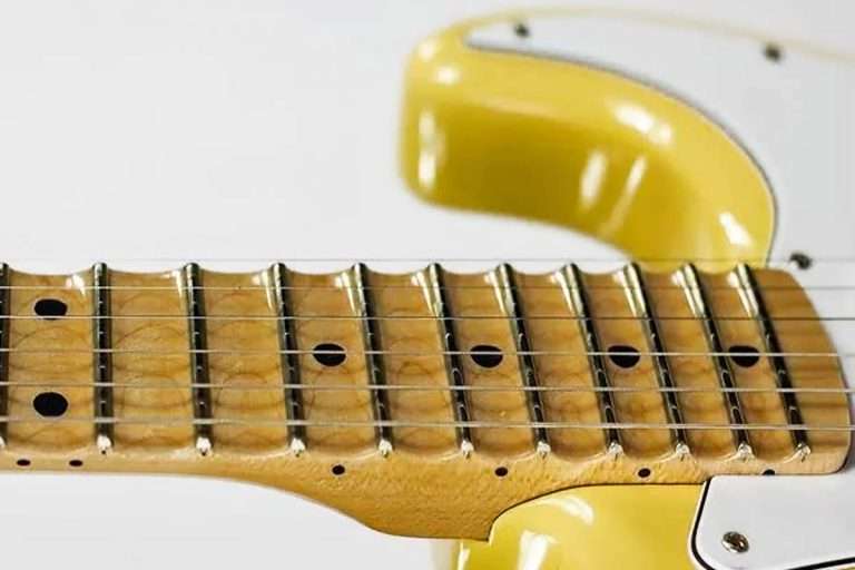 Dimensions of a Guitar Neck: Scale Length & Width - STG